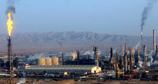 ISIS militants pound Iraq's biggest oil refinery - Daily Sabah