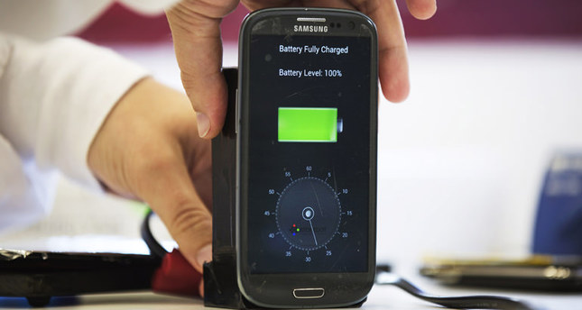 Recharge your phone in 30 seconds with new technology - Daily Sabah