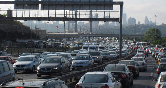 Study: Istanbul’s heavy traffic congestion damaging to economy - Daily ...
