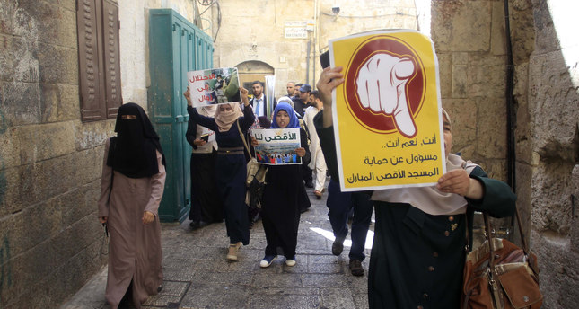 Palestinian women volunteer to safeguard Al-Aqsa mosque - Daily Sabah