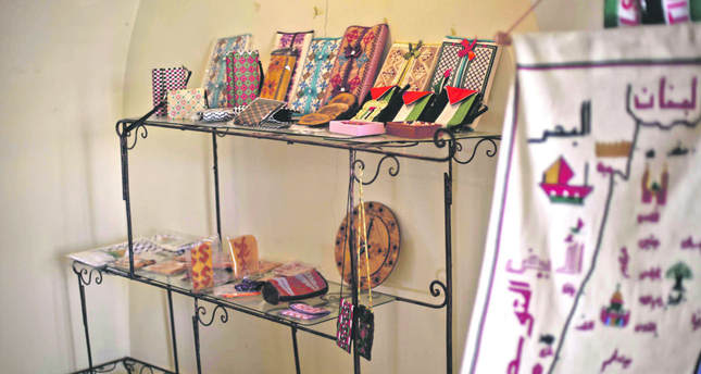 Gazan handcrafts under blockade, too - Daily Sabah
