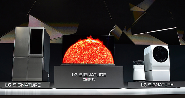 New LG fridge opens doors, offers peek inside - Daily Sabah