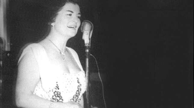 Neriman Altındağ Tüfekçi: Diva of Turkish folk music - Daily Sabah