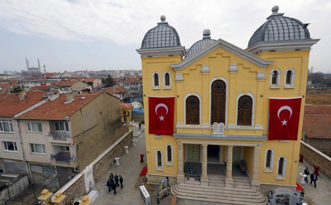 A wedding 41 years in the making to be held at Edirne synagogue - Daily ...