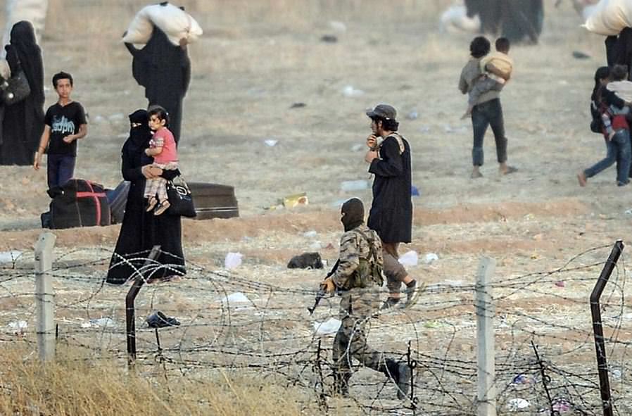 Turkey opens its doors to Syrian refugees fleeing Tal Abyad fighting ...