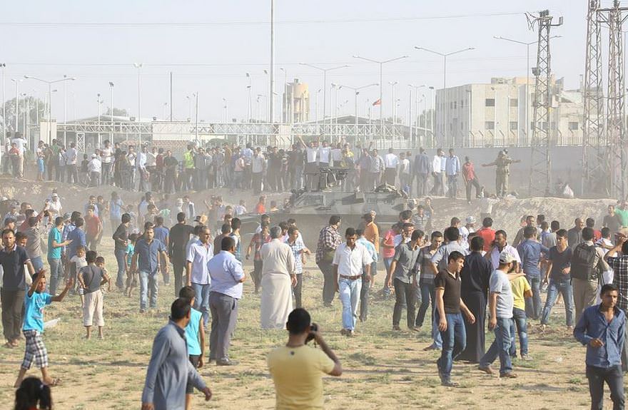 Turkey opens its doors to Syrian refugees fleeing Tal Abyad fighting ...