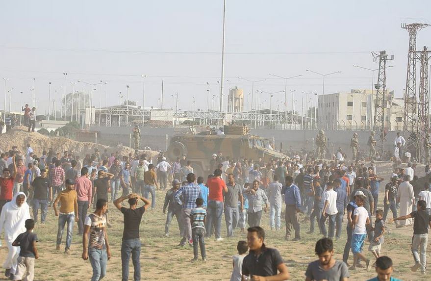 Turkey opens its doors to Syrian refugees fleeing Tal Abyad fighting ...