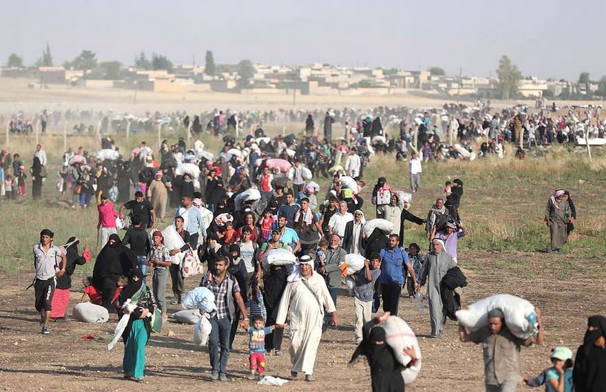 Turkey opens its doors to Syrian refugees fleeing Tal Abyad fighting ...
