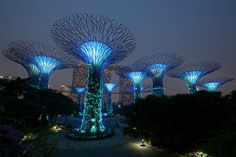 World's landmarks turn blue to mark UN's 70th anniversary | Daily Sabah