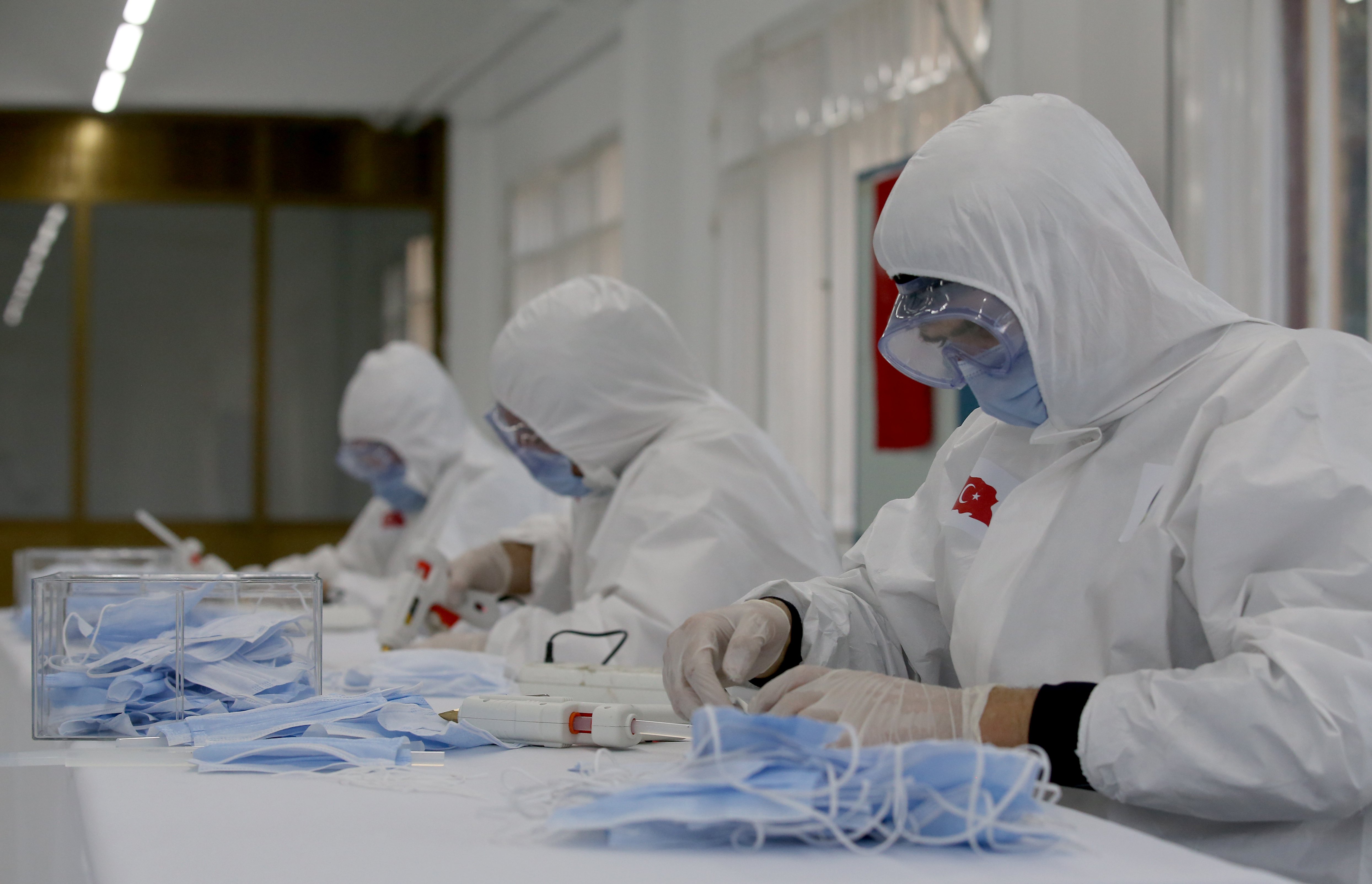 Turkey producing 1 million protective masks a week, minister says ...