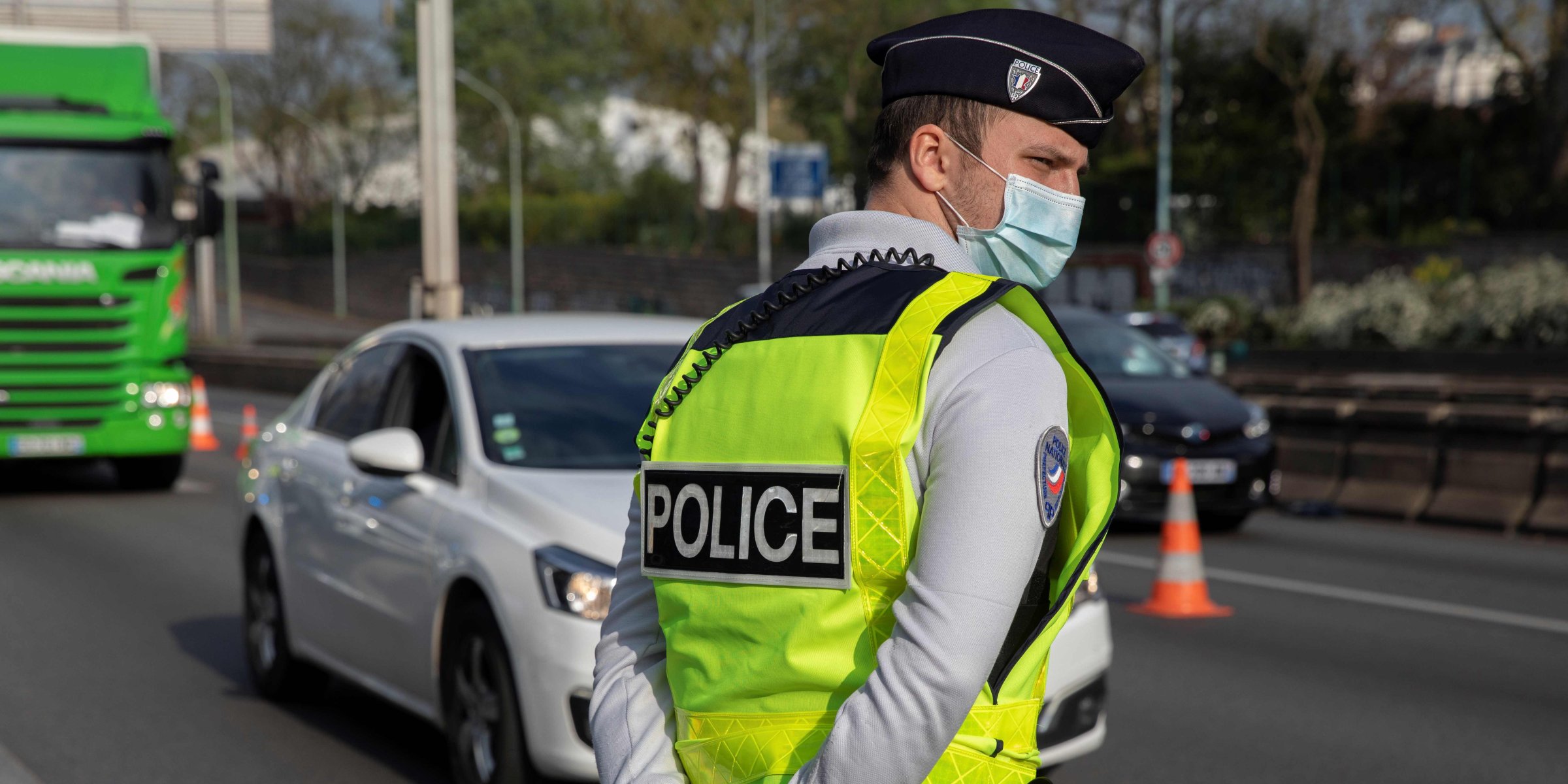 French police shoot, kill man armed with knife outside Paris | Daily Sabah