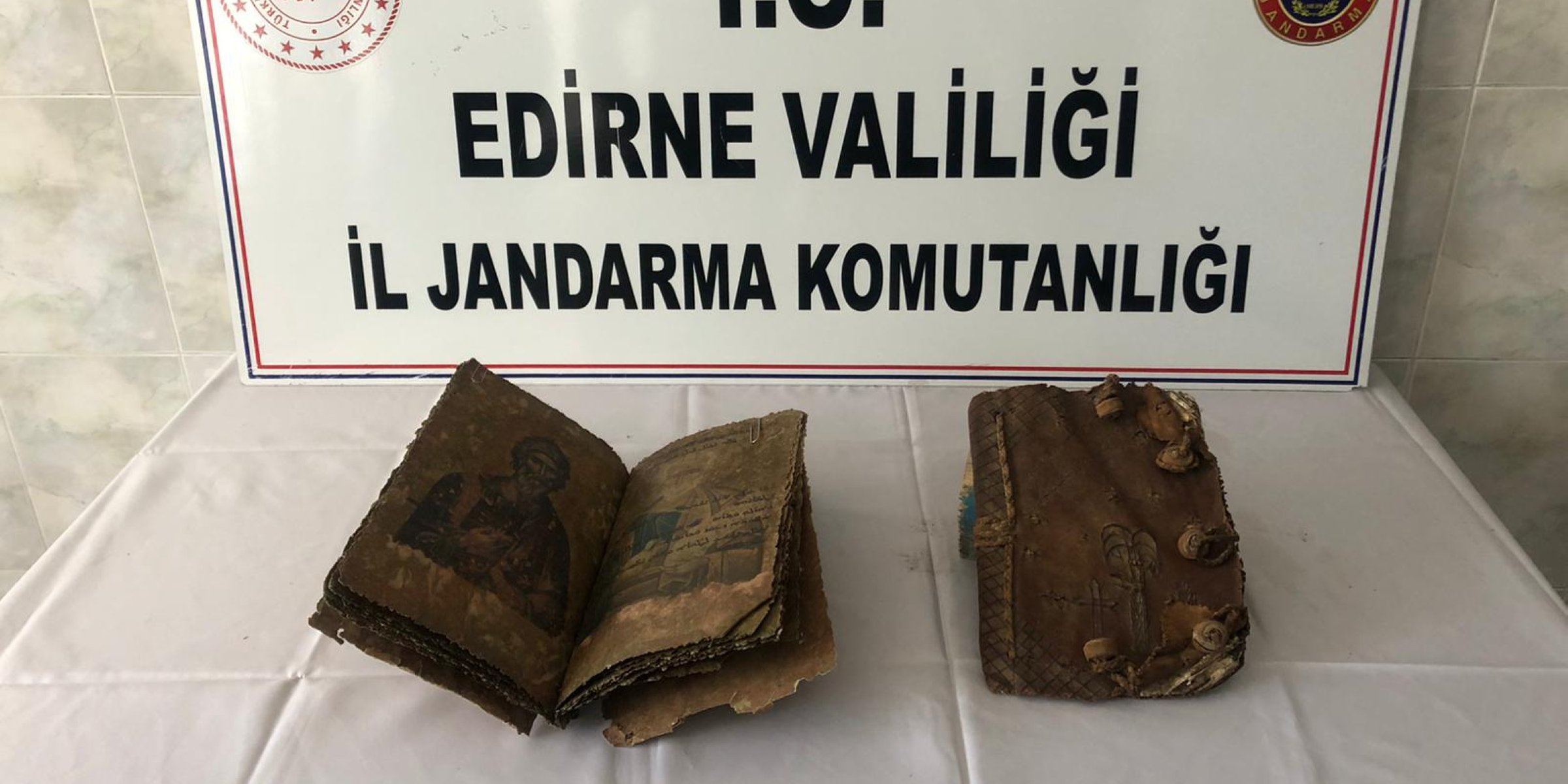 500 year old Handwritten Bibles Seized Near Turkey Greece Border 500-year-old-handwritten-bibles-seized-near-turkey-greece-border
