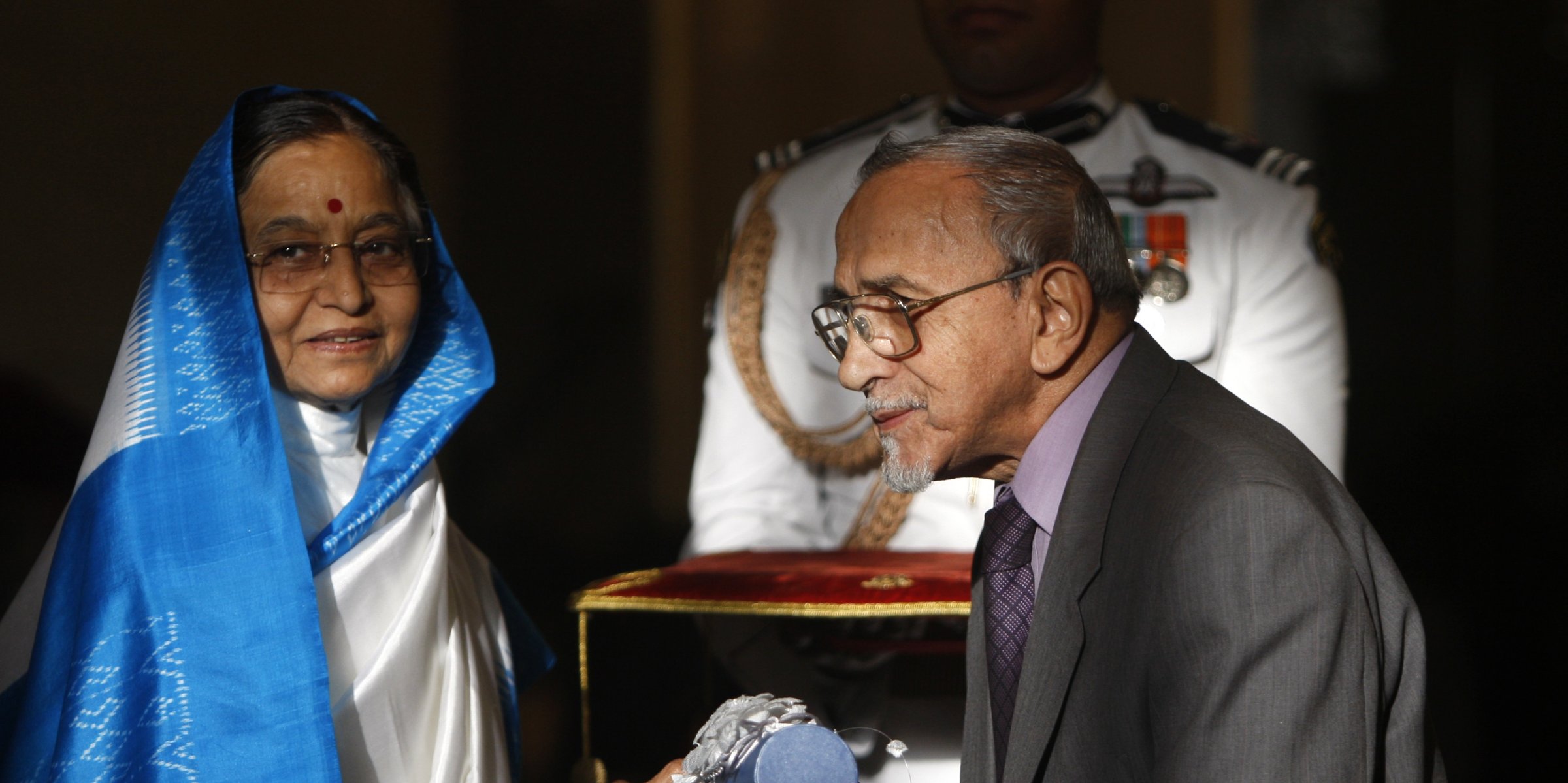 Ebrahim Alkazi, artist revolutionizing Indian theater, dies of heart ...