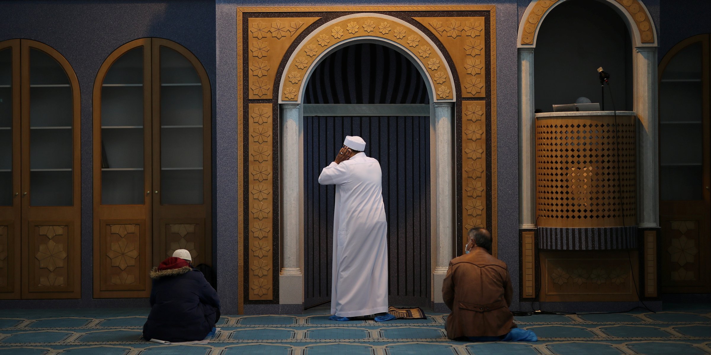 Muslims of Athens hold 1st Friday prayer in newly opened mosque | Daily ...