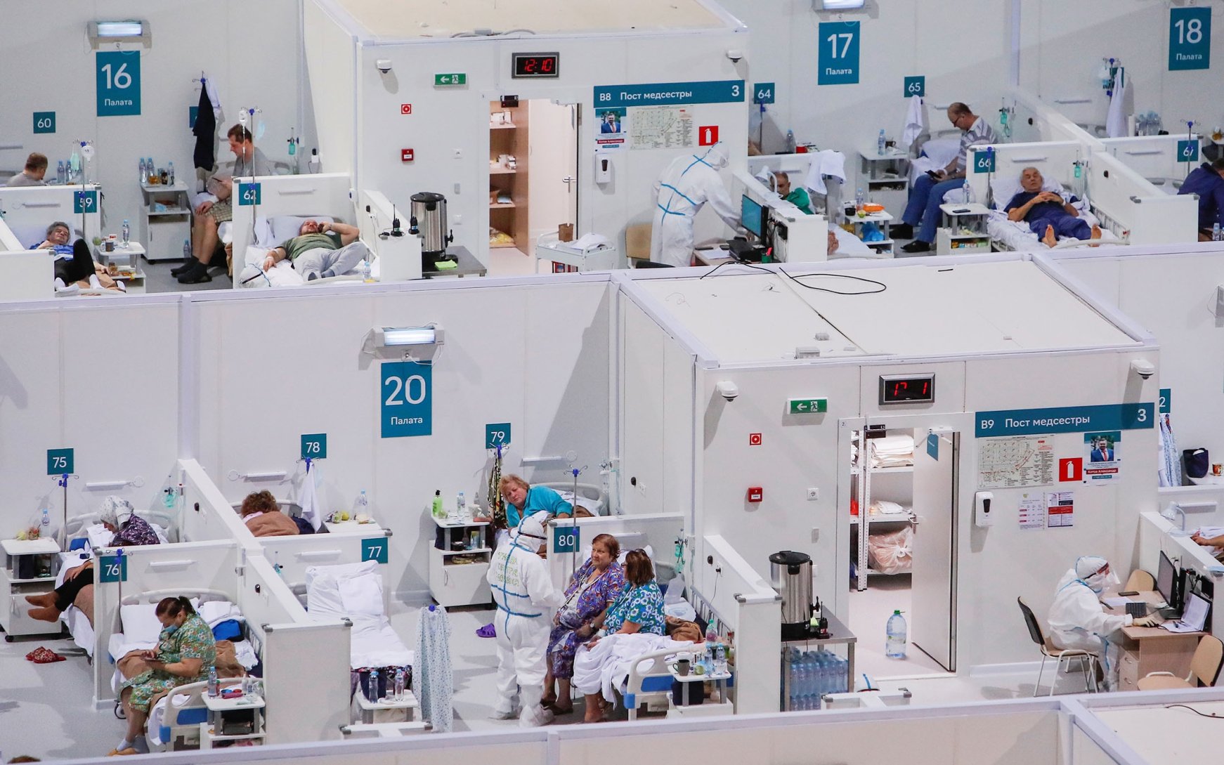 In photos: Moscow transforms hockey arena into COVID-19 hospital ...