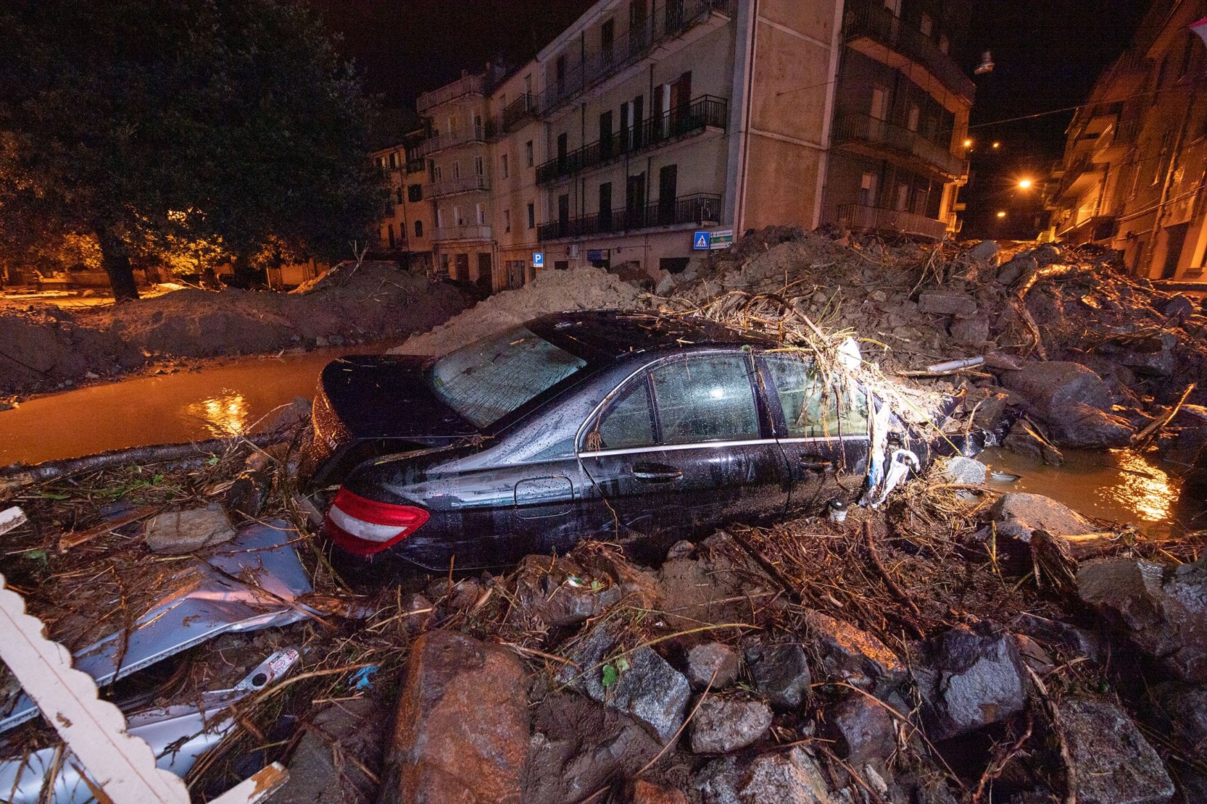 Floods, quakes and fires: Natural disasters of 2020 | Daily Sabah