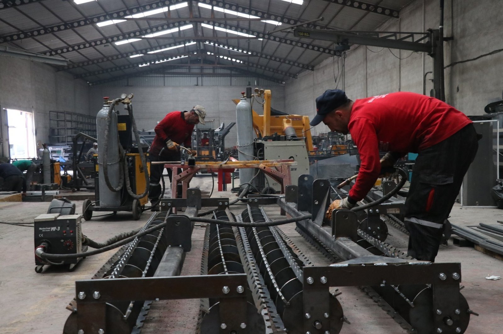 Industrial output beats forecasts in October, climbs for 5th straight ...