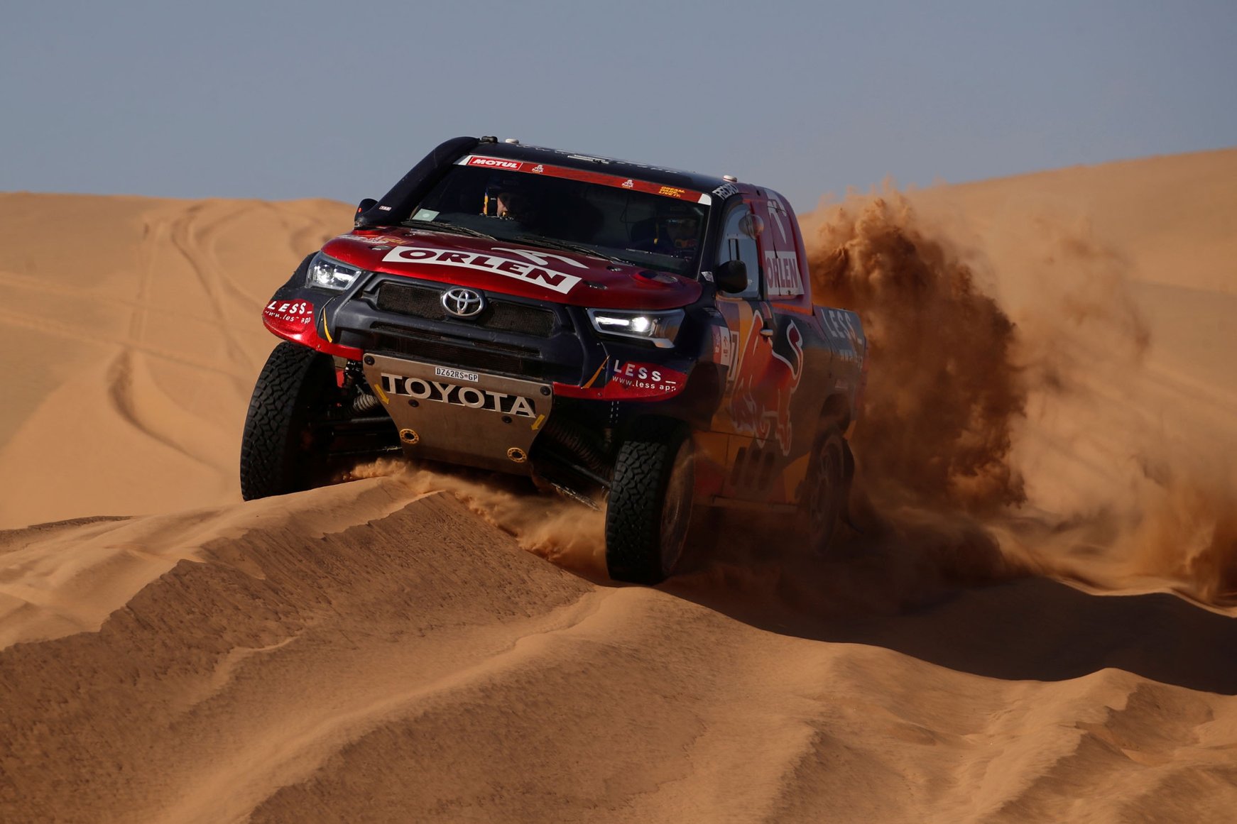 Sand, heat and roaring engines: Stage 2 of Dakar Rally | Daily Sabah
