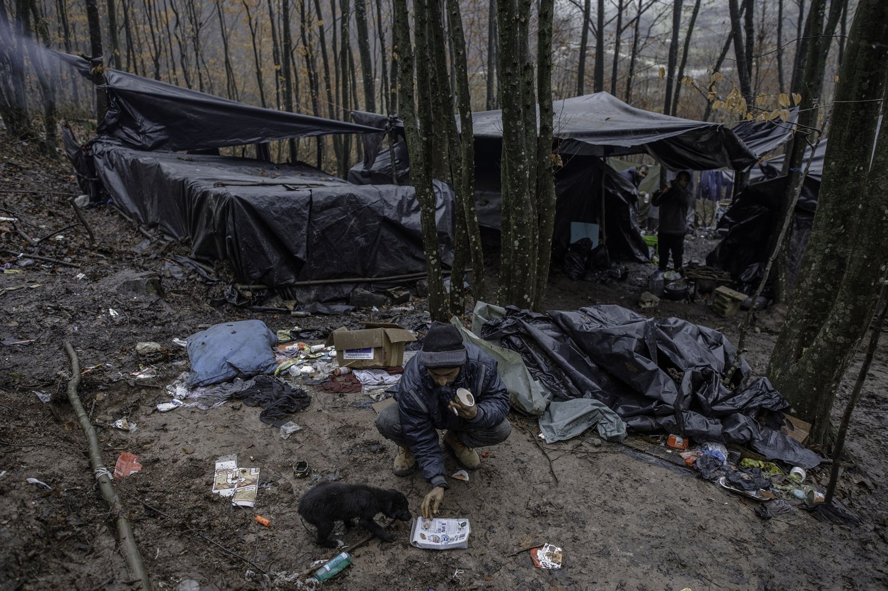 Migrants stranded in Bosnia-Herzegovina survive subzero conditions ...