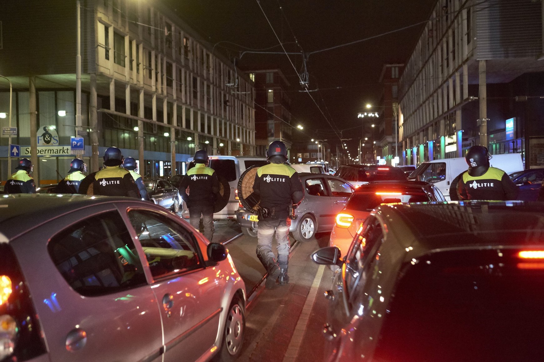 In photos: Dutch protests against COVID-19 curfew continue | Daily Sabah