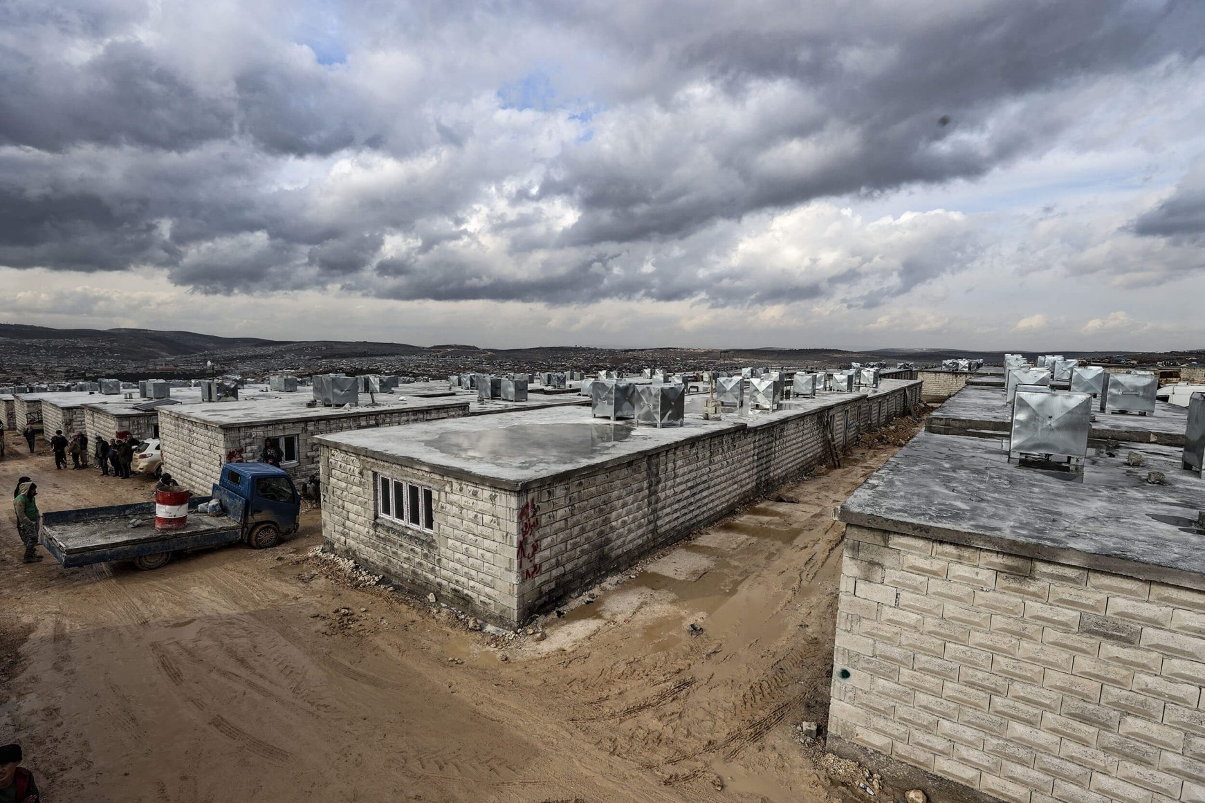 Turkey builds thousands of homes for displaced in Syria's Idlib | Daily ...