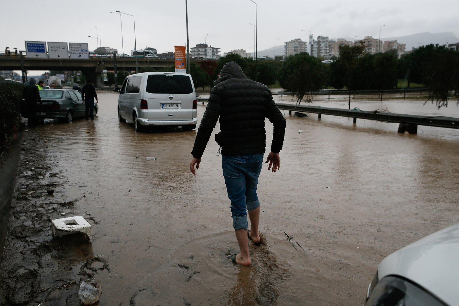 In photos: Heavy rain causes flooding in Izmir | Daily Sabah