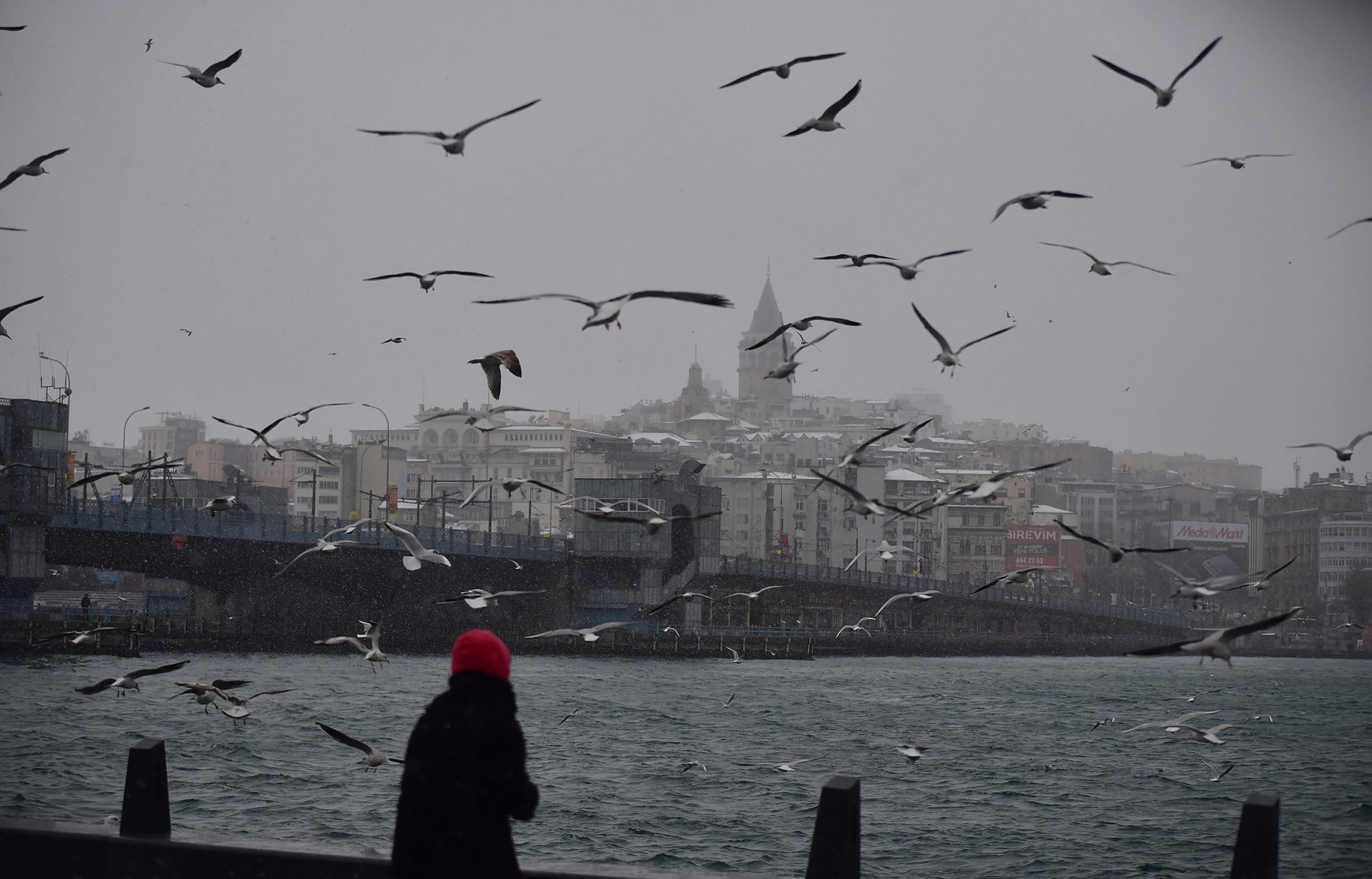 In photos: Heavy snowfall grips Turkey's Istanbul | Daily Sabah