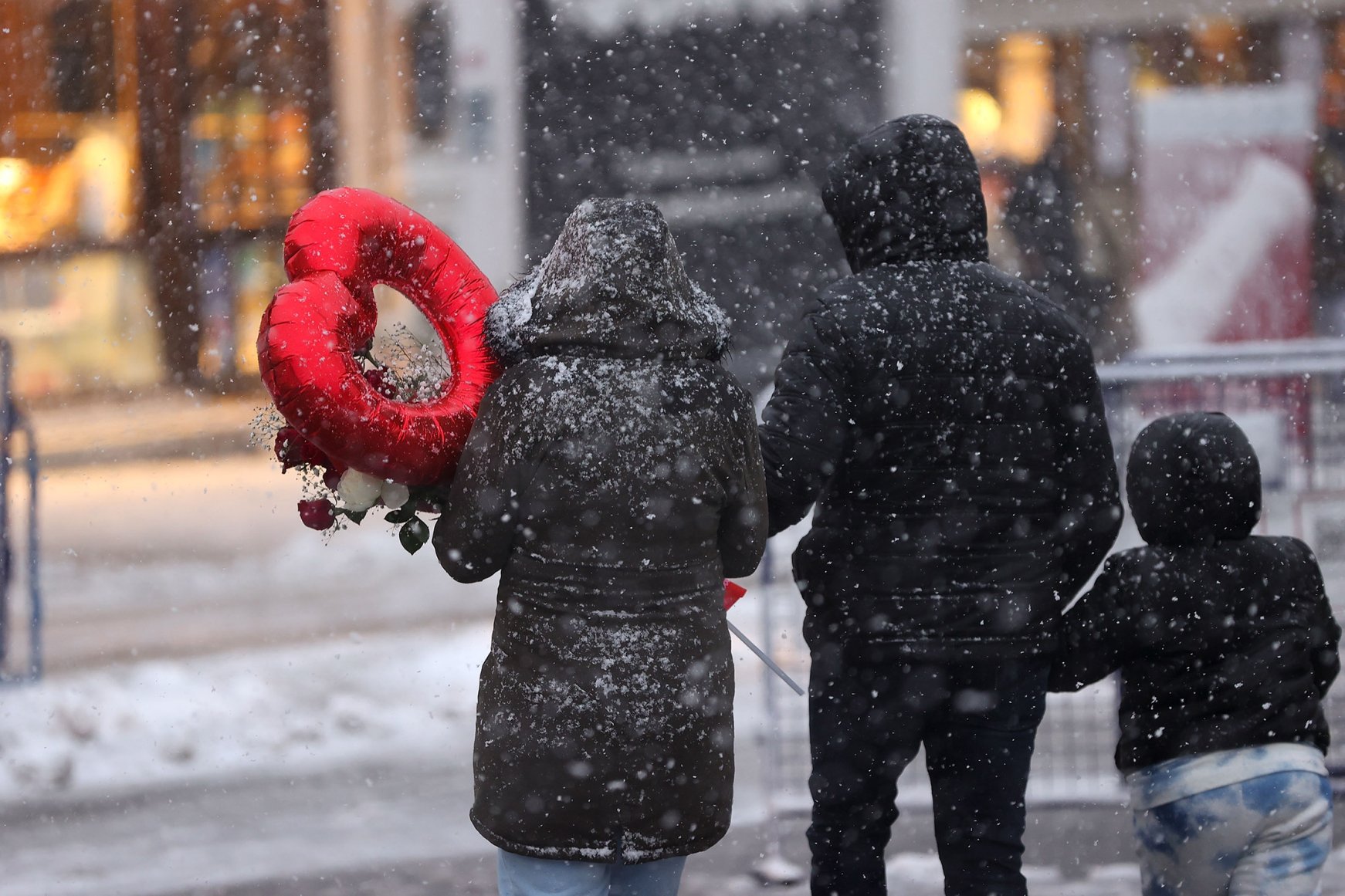 In photos: Heavy snowfall grips Turkey's Istanbul | Daily Sabah
