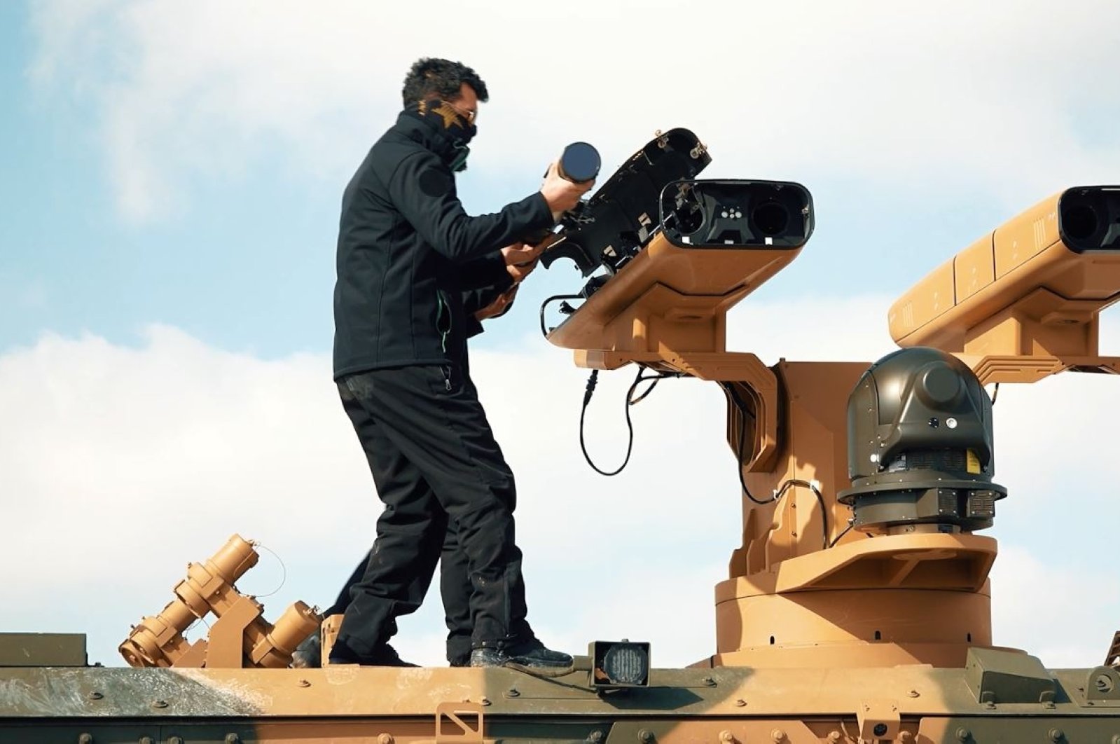 Turkey’s Sungur air defense system hits moving target in test | Daily Sabah