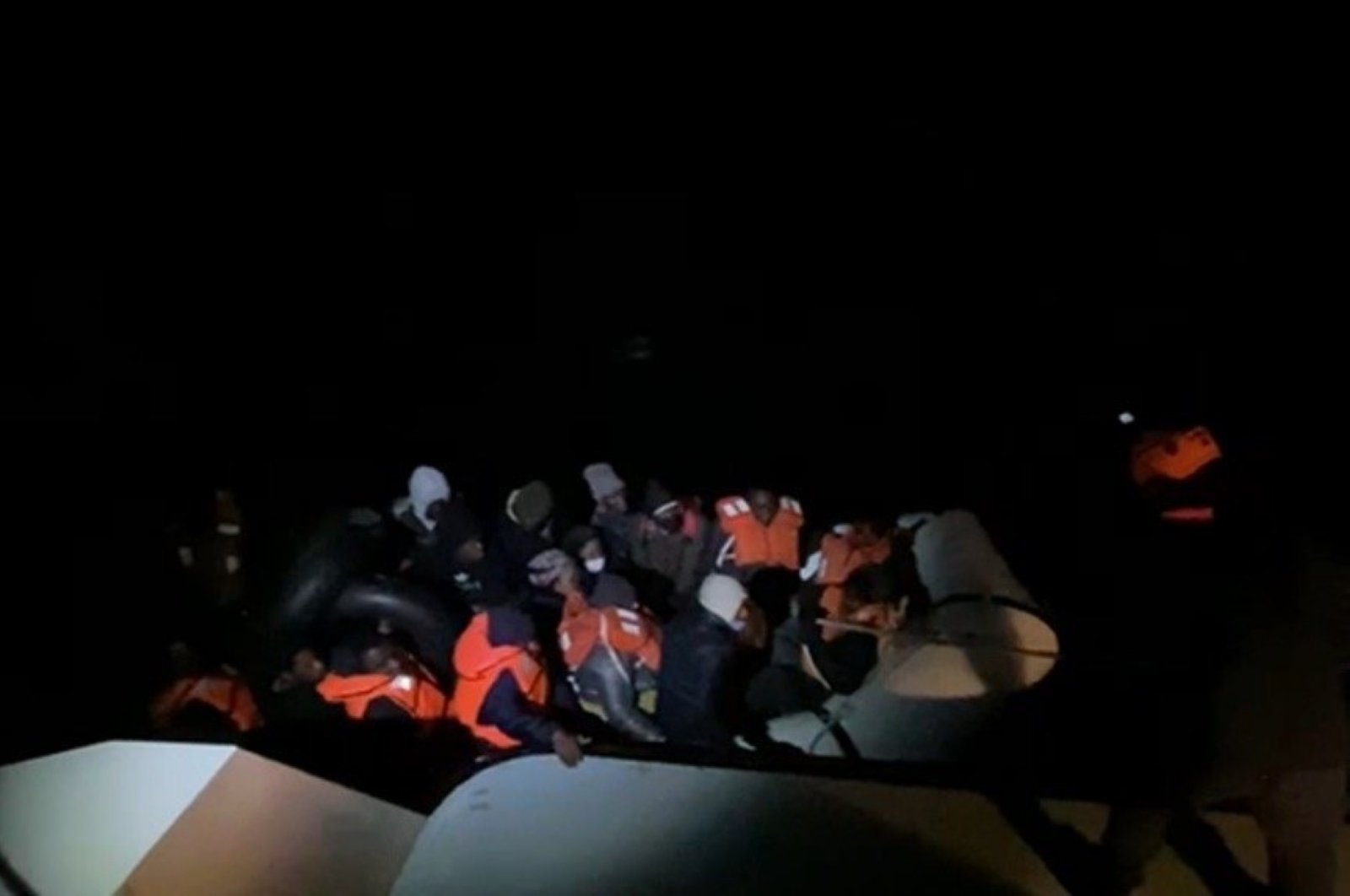 Turkey rescues drifting asylum seekers off western coast | Daily Sabah Turkey rescues drifting asylum seekers off western coast | Daily Sabah