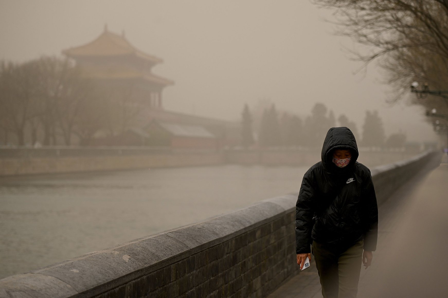 In photos: Biggest sandstorm in decade hits Beijing | Daily Sabah