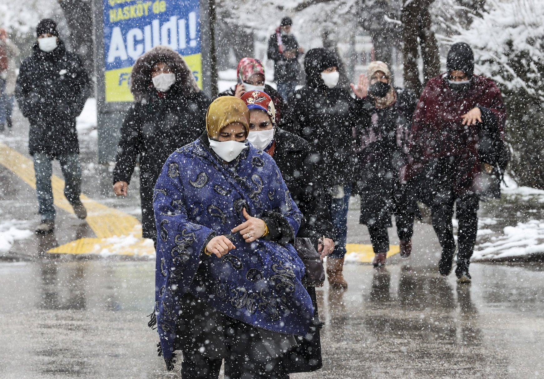 In photos: Heavy snowfall grips Turkey | Daily Sabah