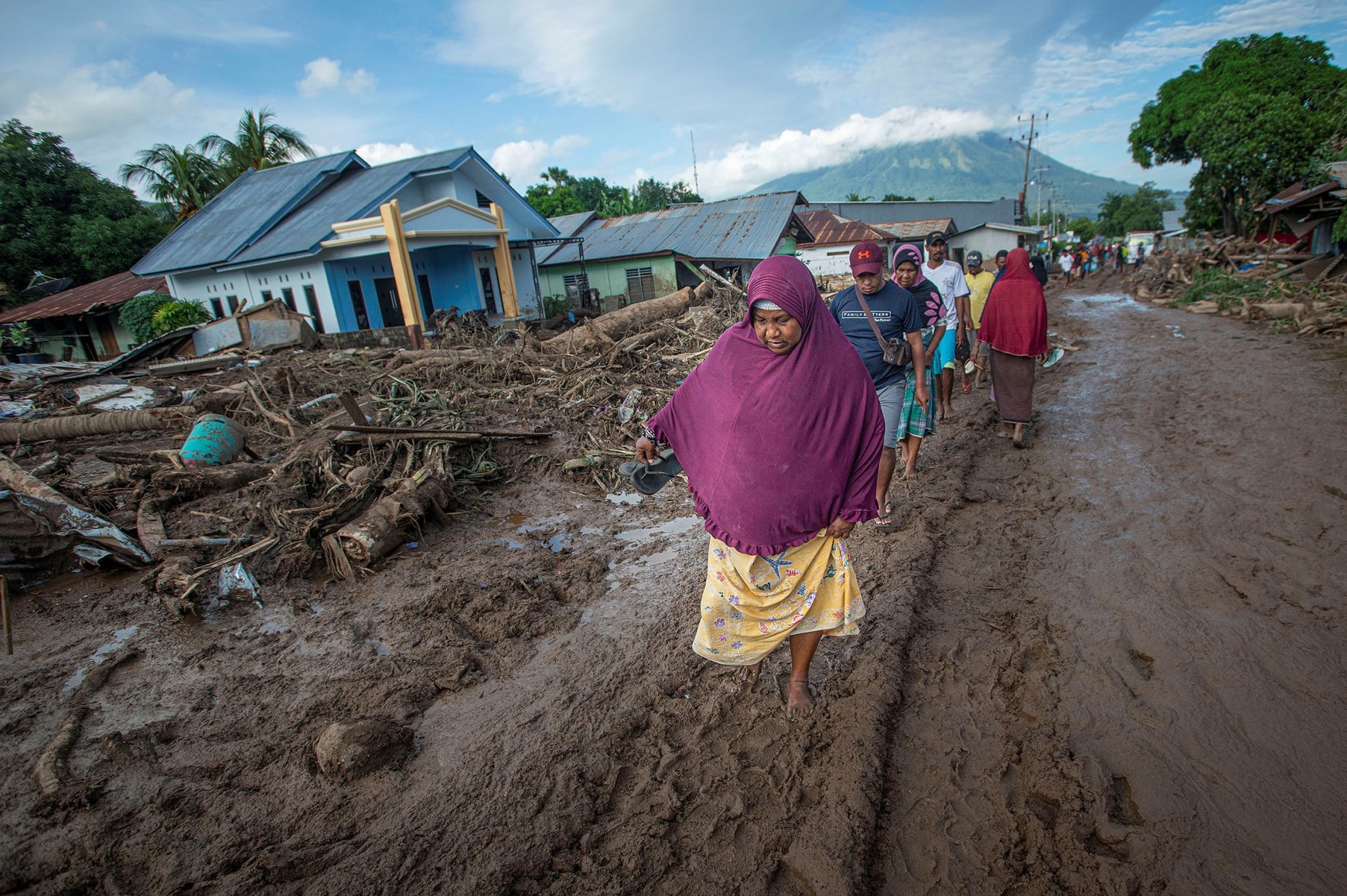 Rescuers hunt for survivors after cyclone hits Indonesia | Daily Sabah