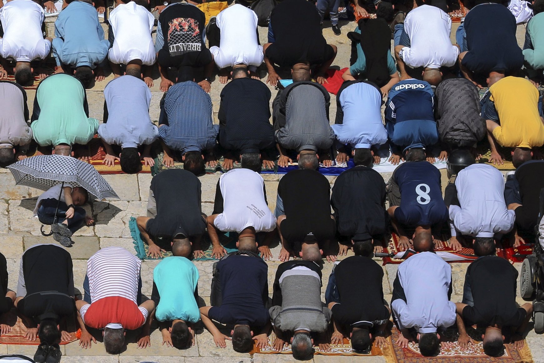 Muslims mark 1st Ramadan Friday prayers around the globe | Daily Sabah