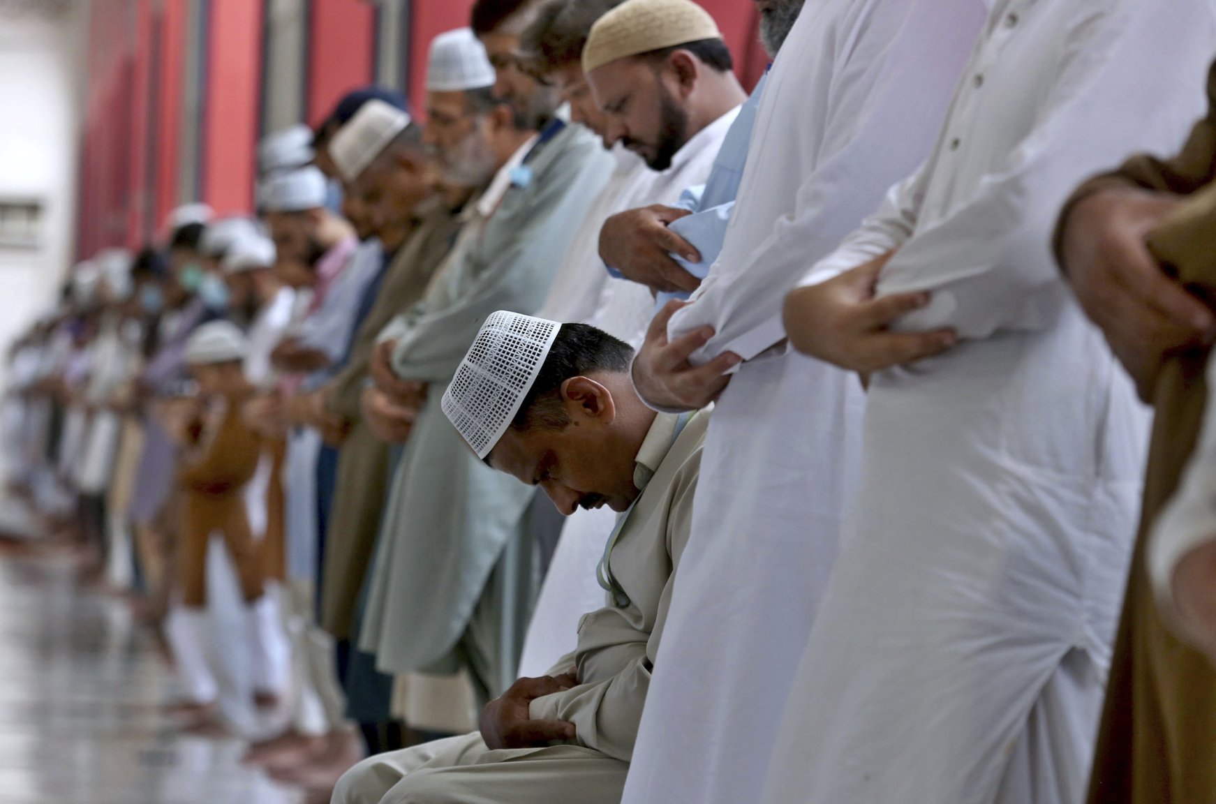 Muslims mark 1st Ramadan Friday prayers around the globe | Daily Sabah