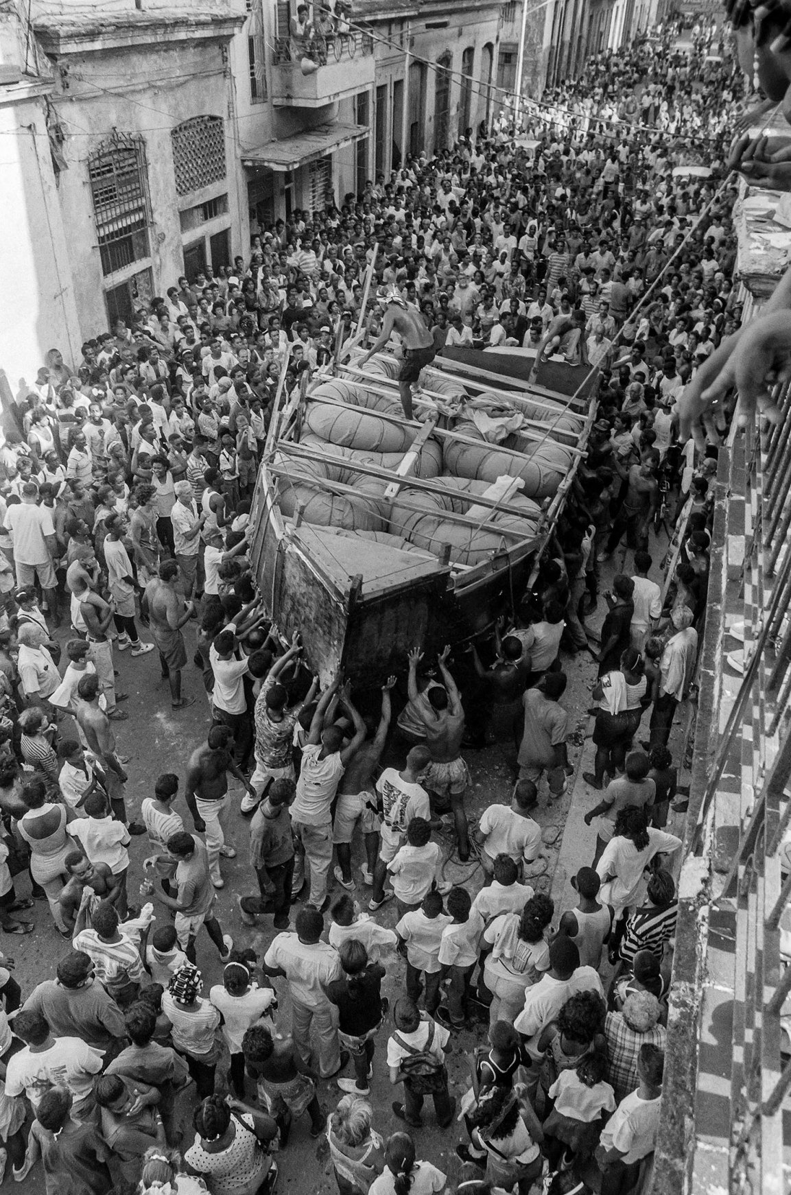 In photos: More than 60 years of Castros' rule in Cuba ends | Daily Sabah