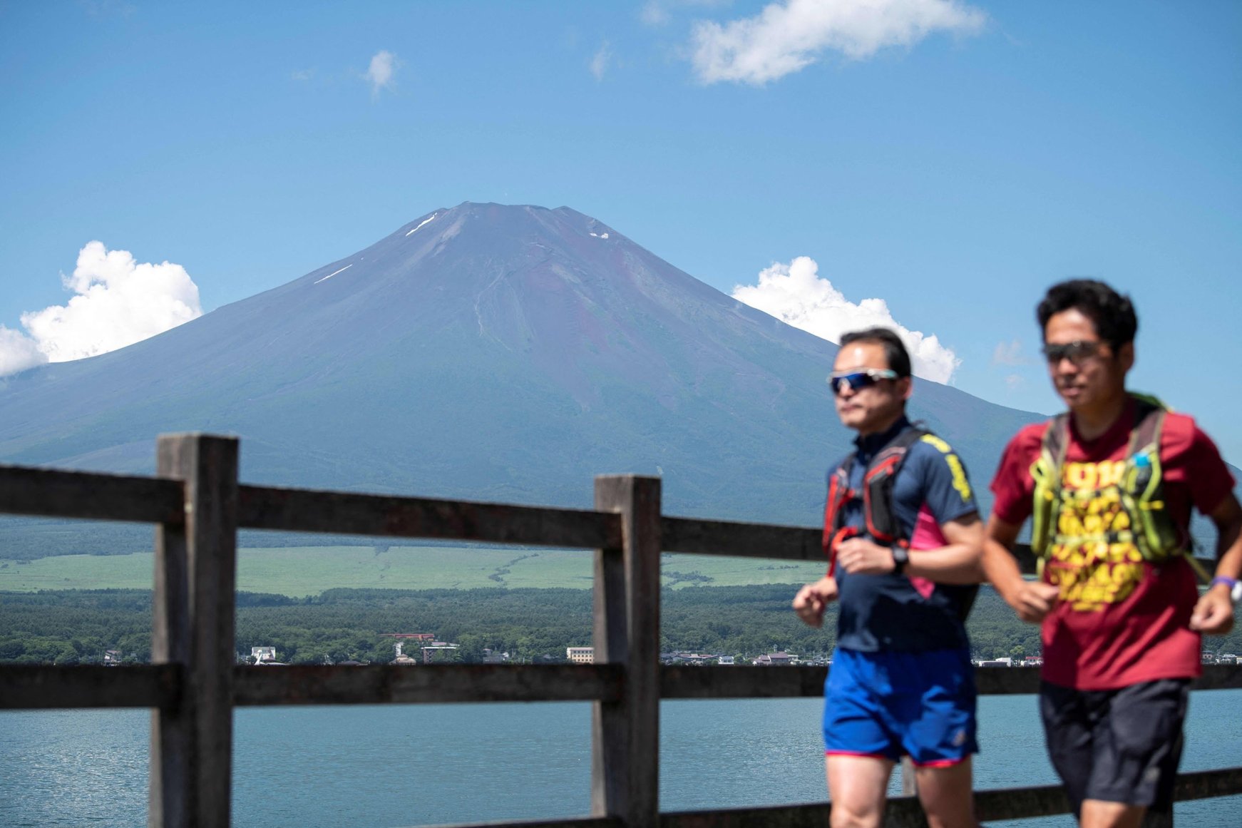 Spectacular sunrise above clouds at Japan's sacred Mount Fuji | Daily Sabah