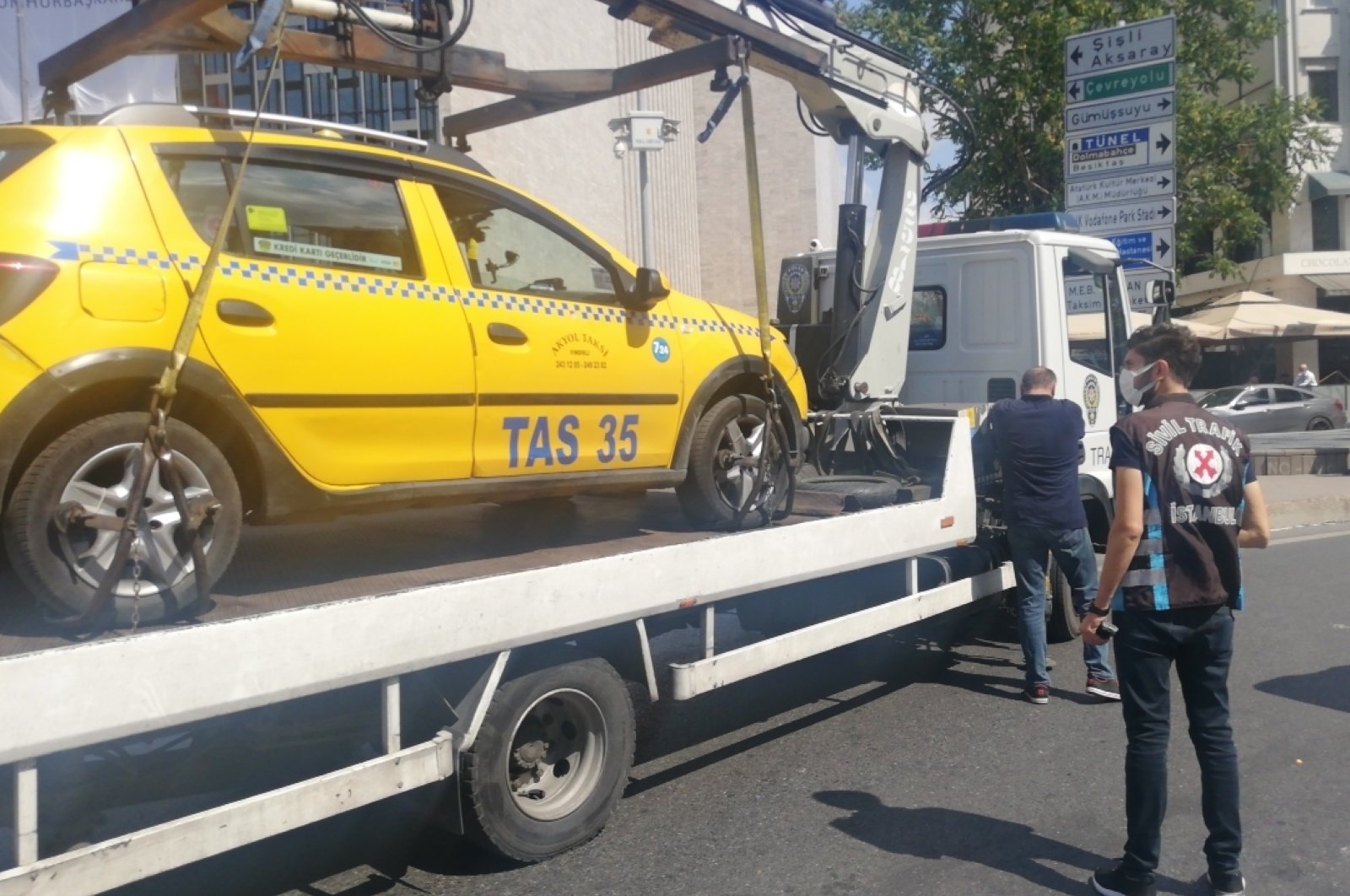 Worsening taxi problem plagues Istanbul; owners, drivers blamed | Daily ...