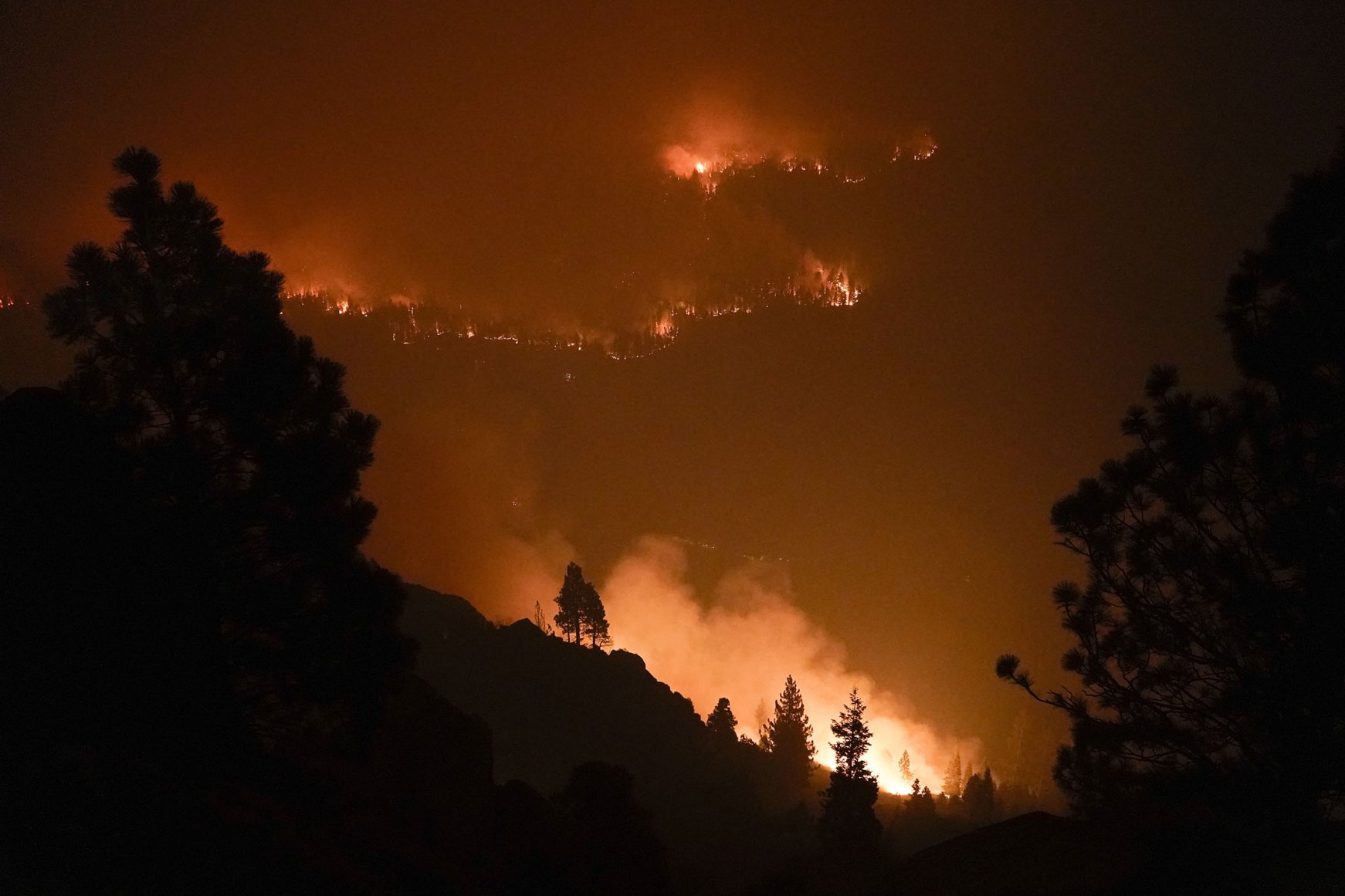 California's Caldor Fire threatens region around Lake Tahoe | Daily Sabah