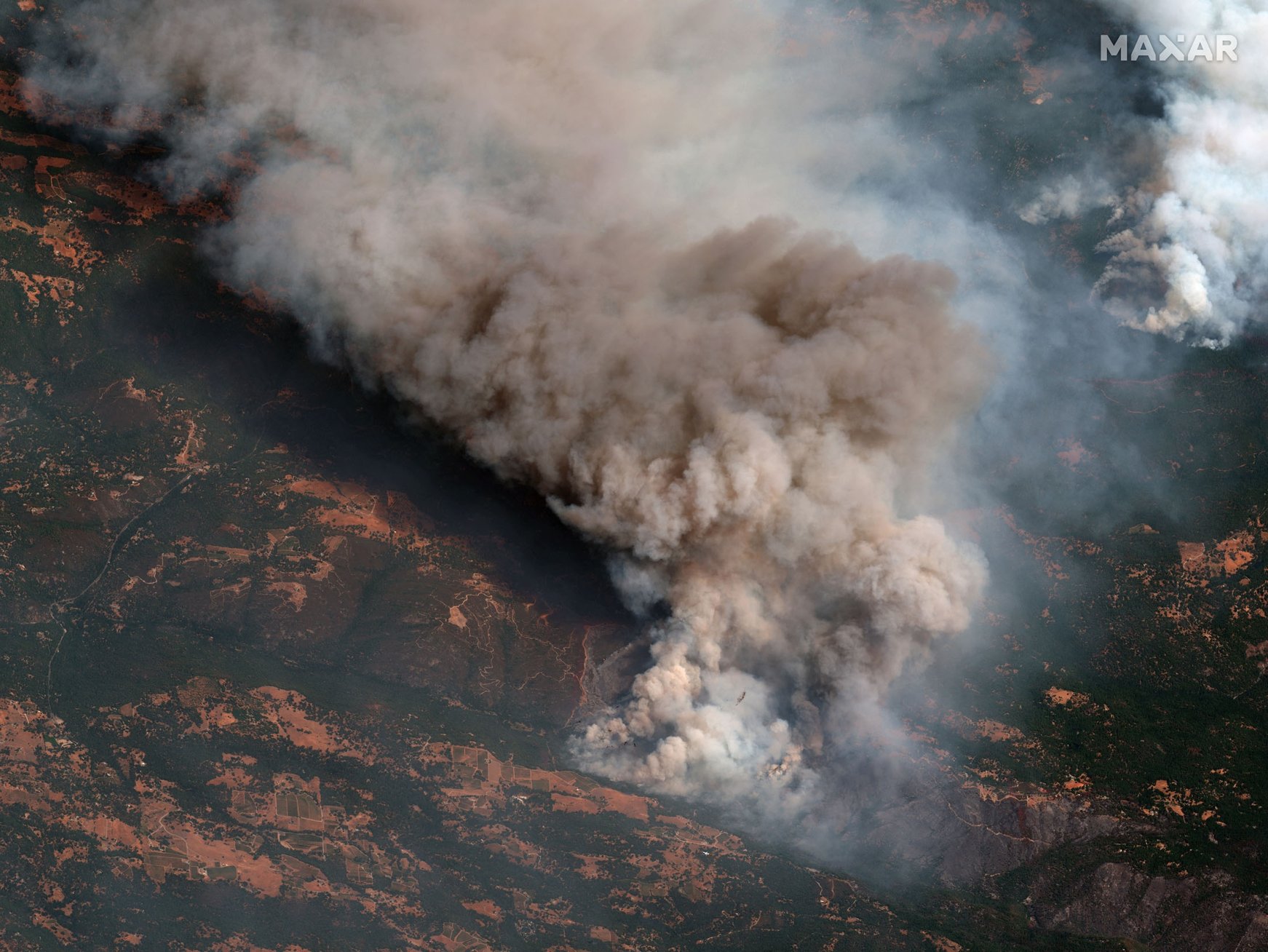 California's Caldor Fire threatens region around Lake Tahoe | Daily Sabah