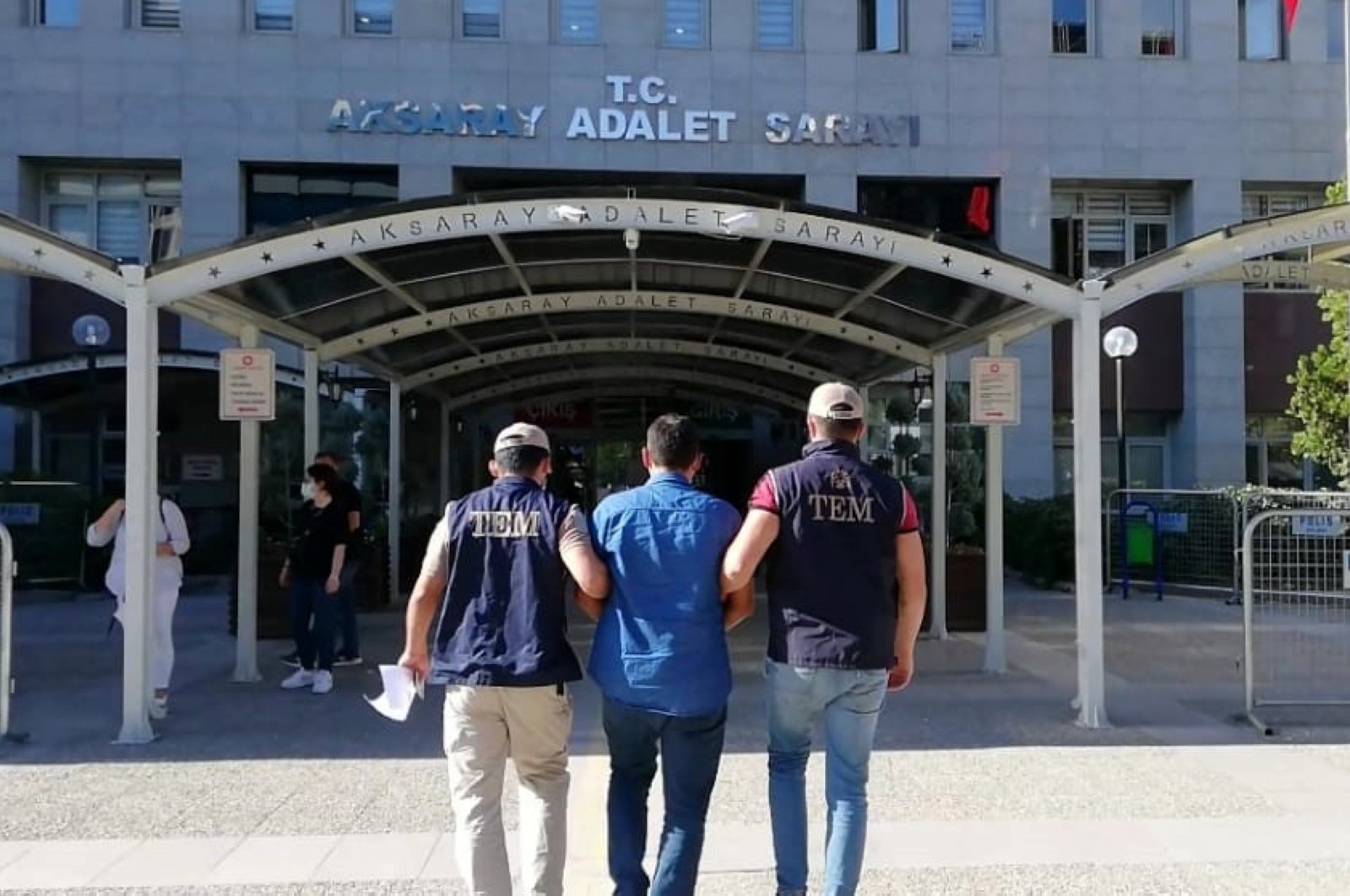 Massive FETÖ operation seeks arrest of 143 across Turkey | Daily Sabah