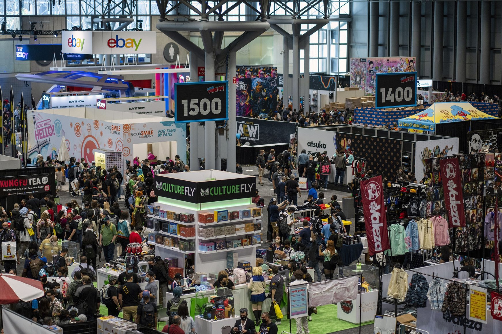 New York Comic Con draws costumed revelers after 1-year hiatus | Daily ...