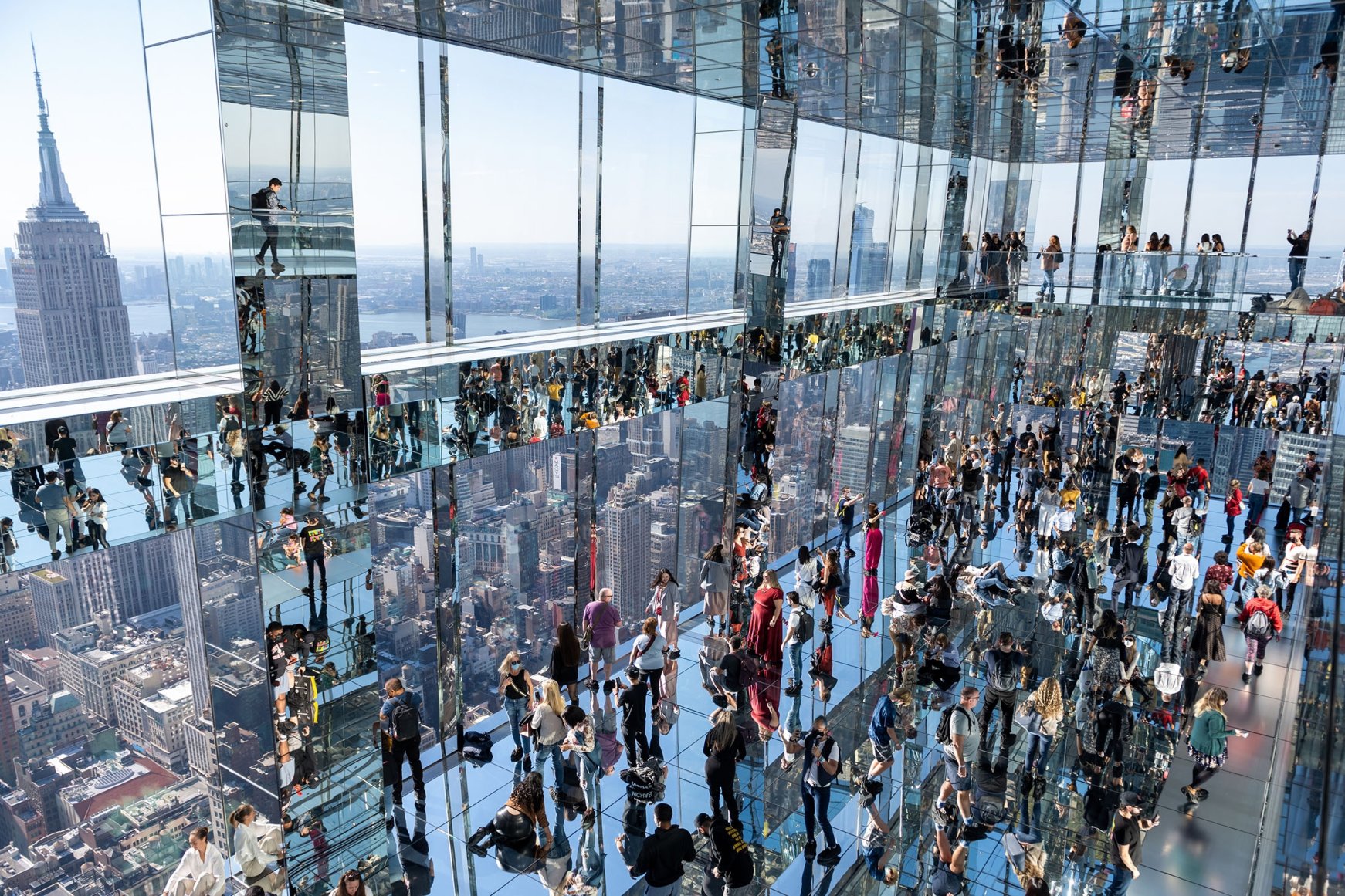 Dazzling sights, immersive experience on New York observation deck ...