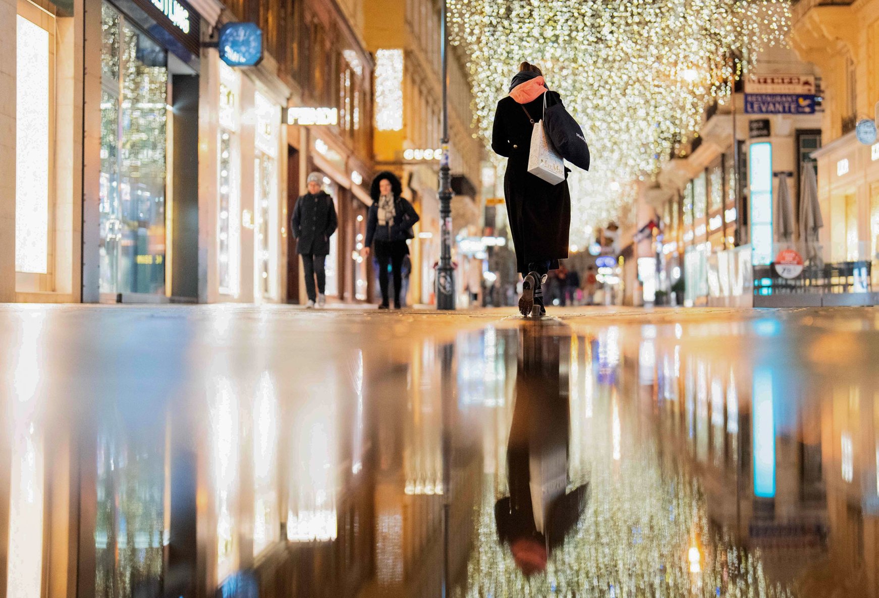 Austria back into lockdown as Europe struggles with COVID-19 | Daily Sabah