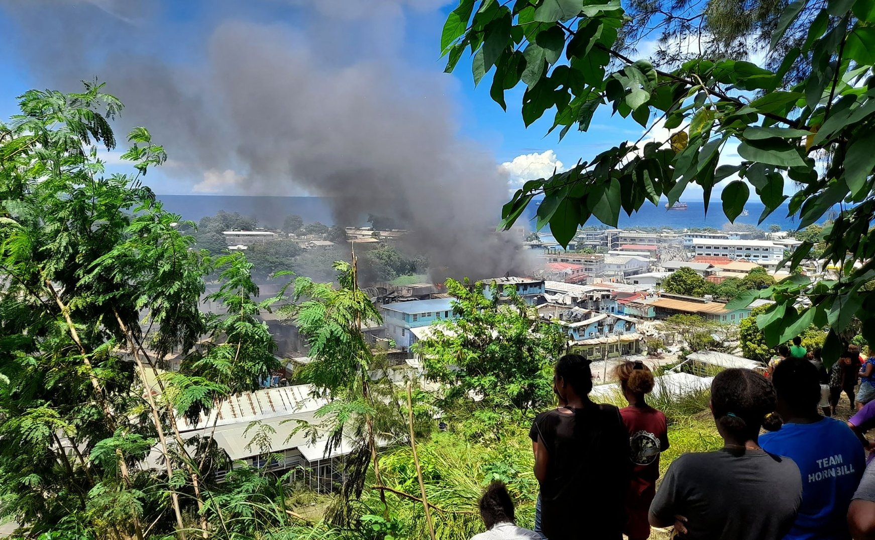 Riots on Solomon Islands prompt Australia to deploy peacekeepers ...