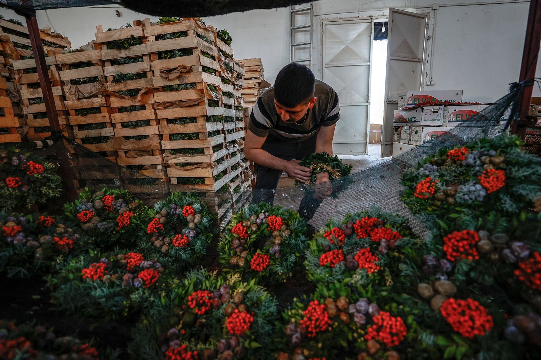 From Antalya with love: Christmas wreaths made by Turkish women | Daily ...
