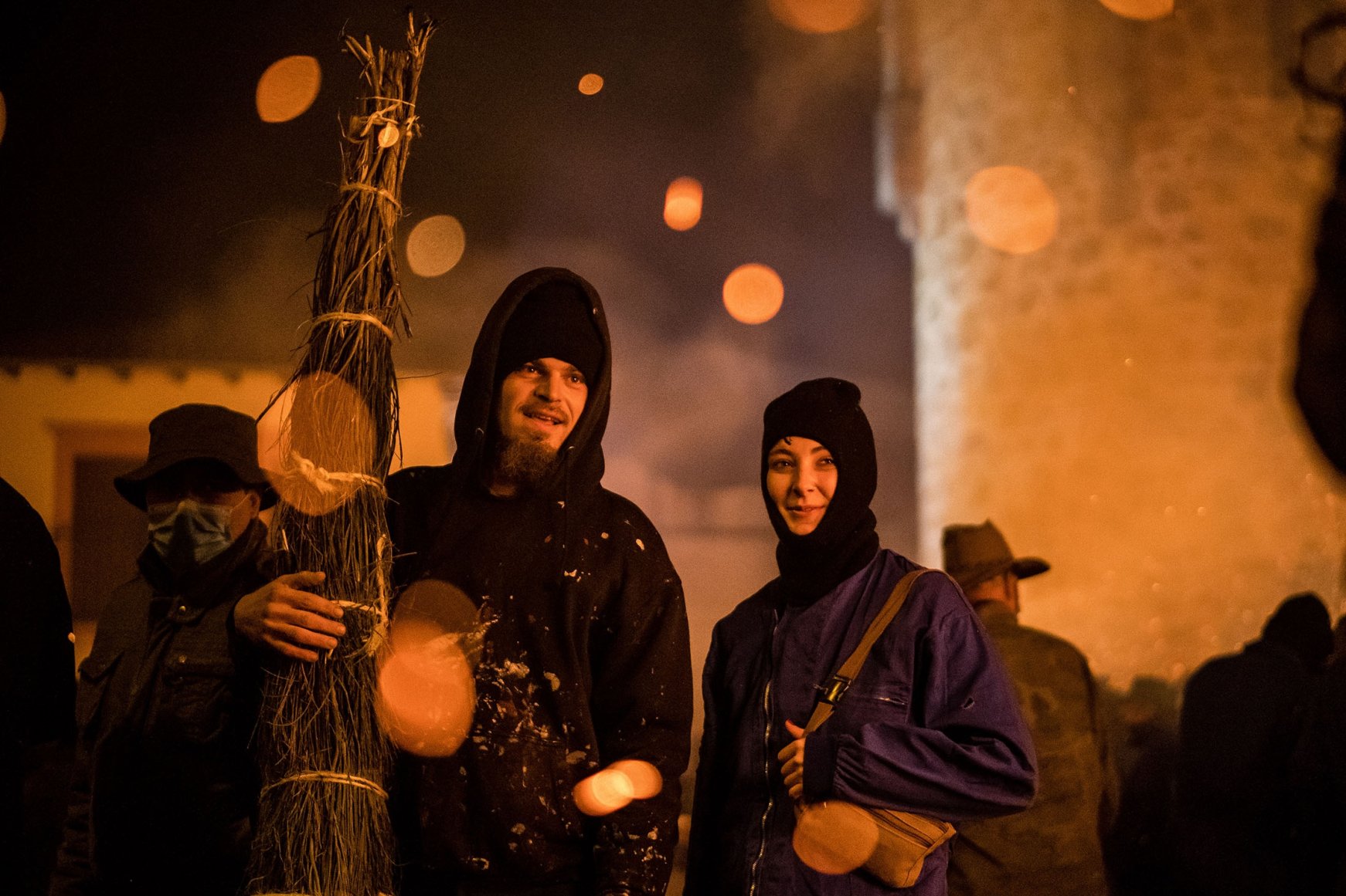Brooms on fire! Spain celebrates 'Los Escobazos' festival | Daily Sabah
