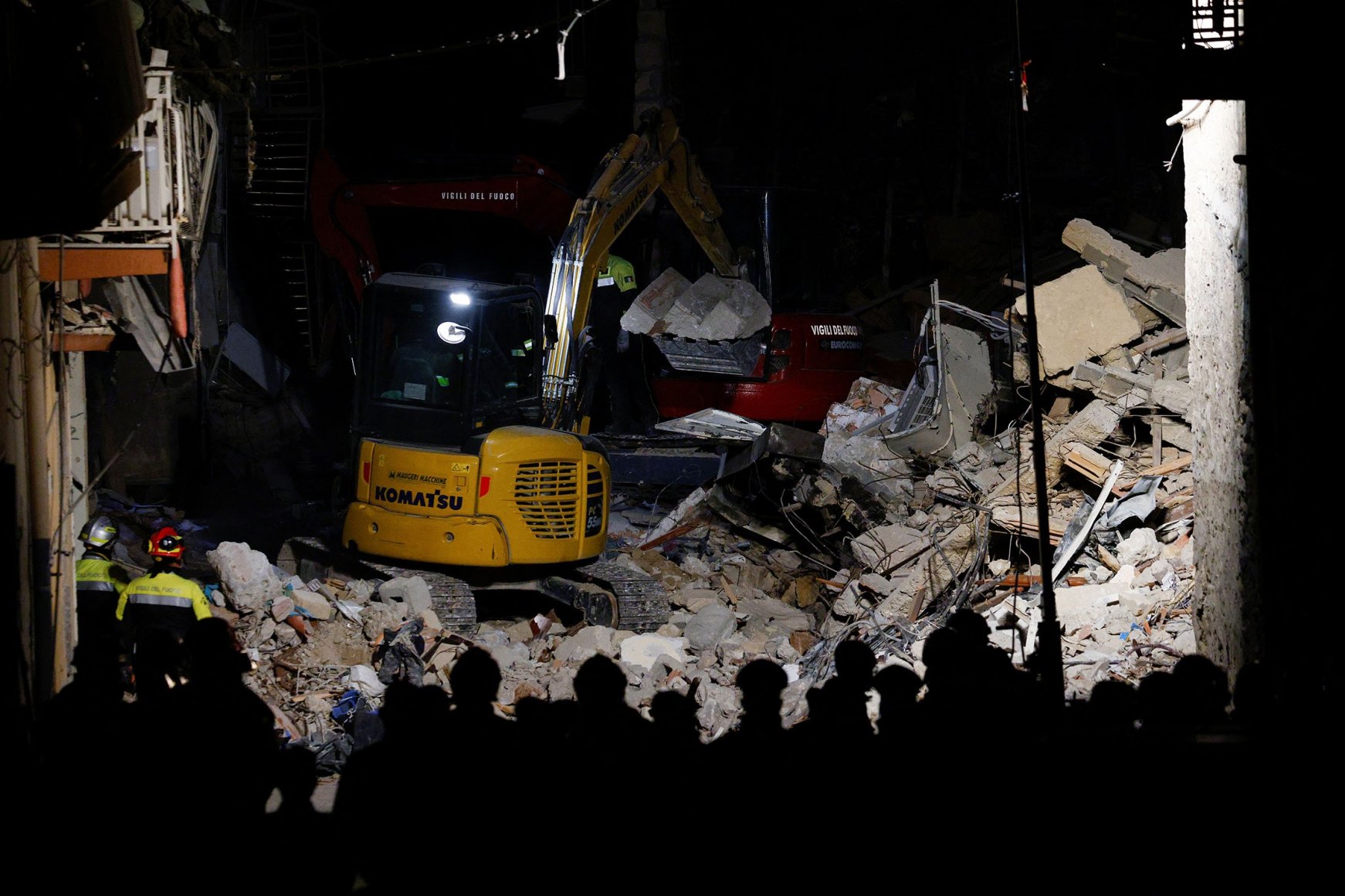 Rescue workers sift through rubble after deadly Sicily explosion ...