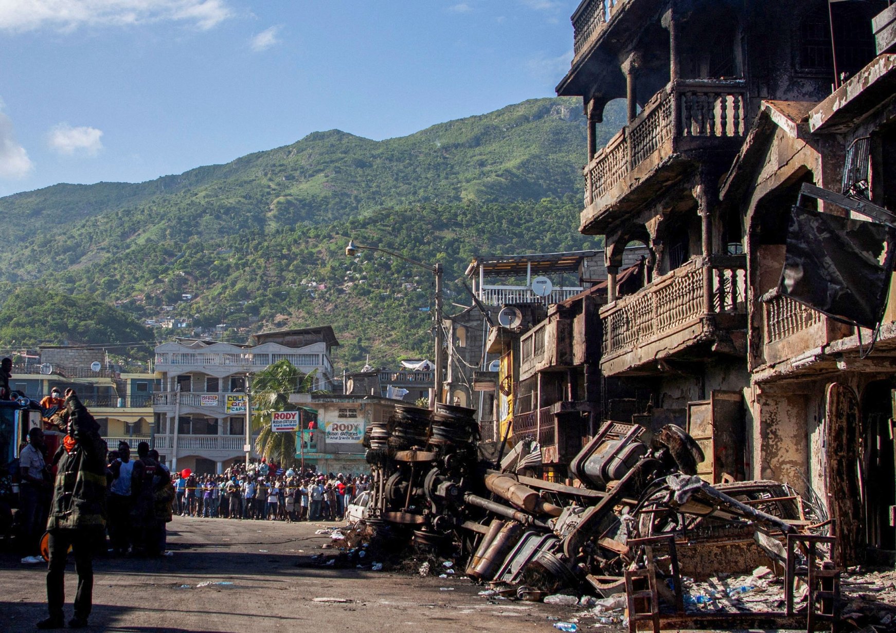 Fireball from fuel tanker kills at least 75 in Haiti | Daily Sabah