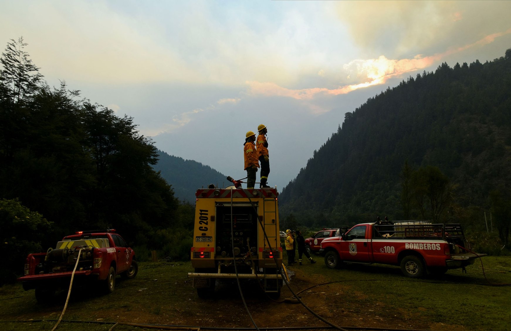 Fire rages for weeks in Argentina's Patagonia | Daily Sabah